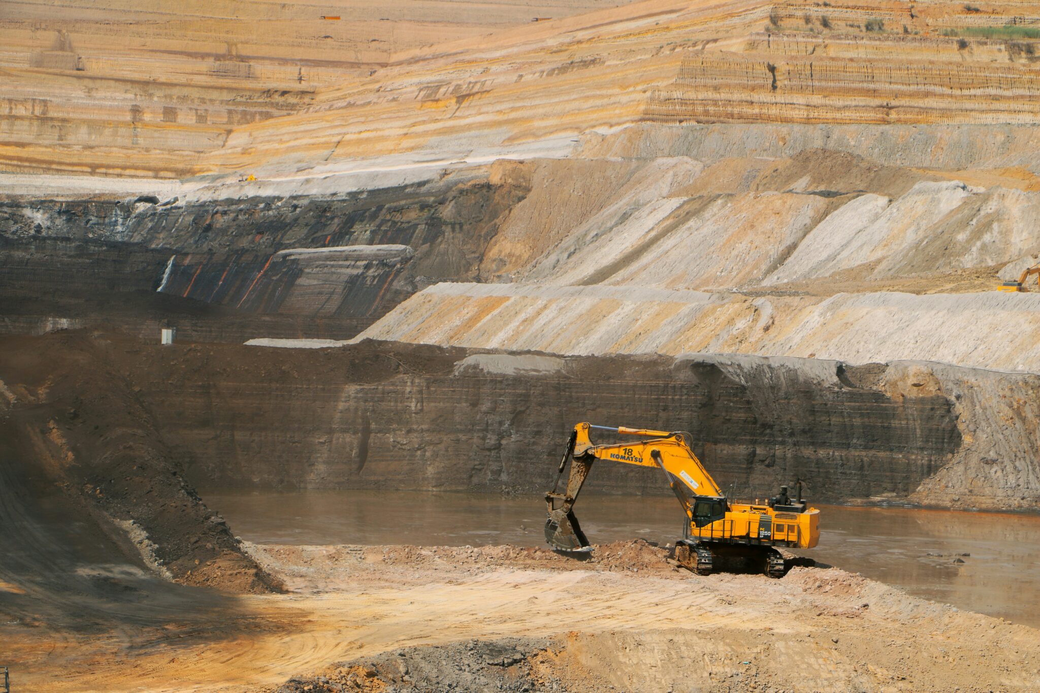 Global Raw Materials - Metal: Trends and Forecasts 2025 - M&A Worldwide